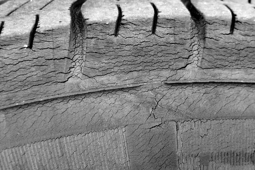 How to Spot Defective Tires: 5 Key Indicators | SimpleTire